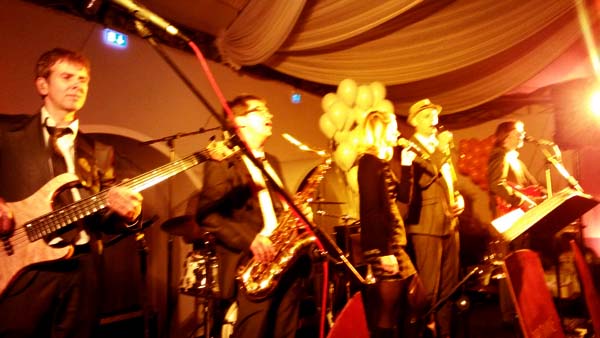 TB Band im Phantasialand für Obi und Fassbender Tenten Bonn Köln « Tom ...